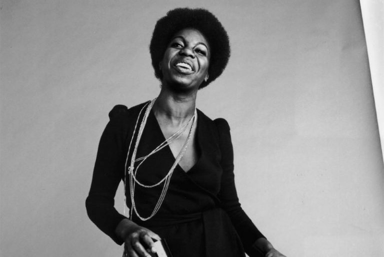 Retro Photos of Smiling Celebrities - Lite-Story