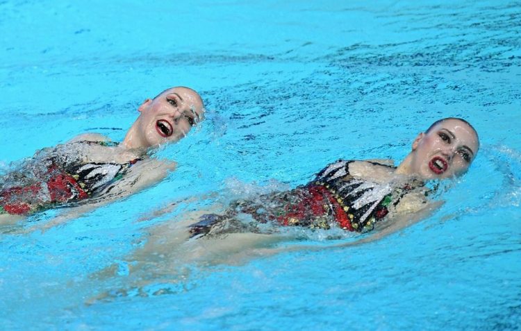 Synchronized Swim Comedy: A Hilarious Splash of Laughter - Lite-Story